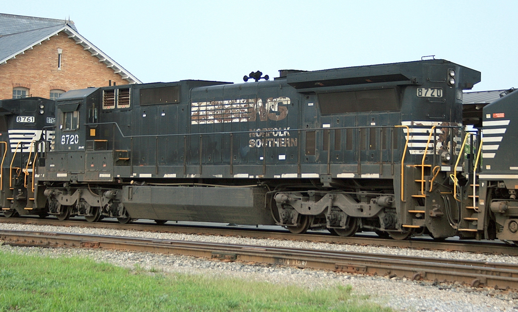 NS 8720